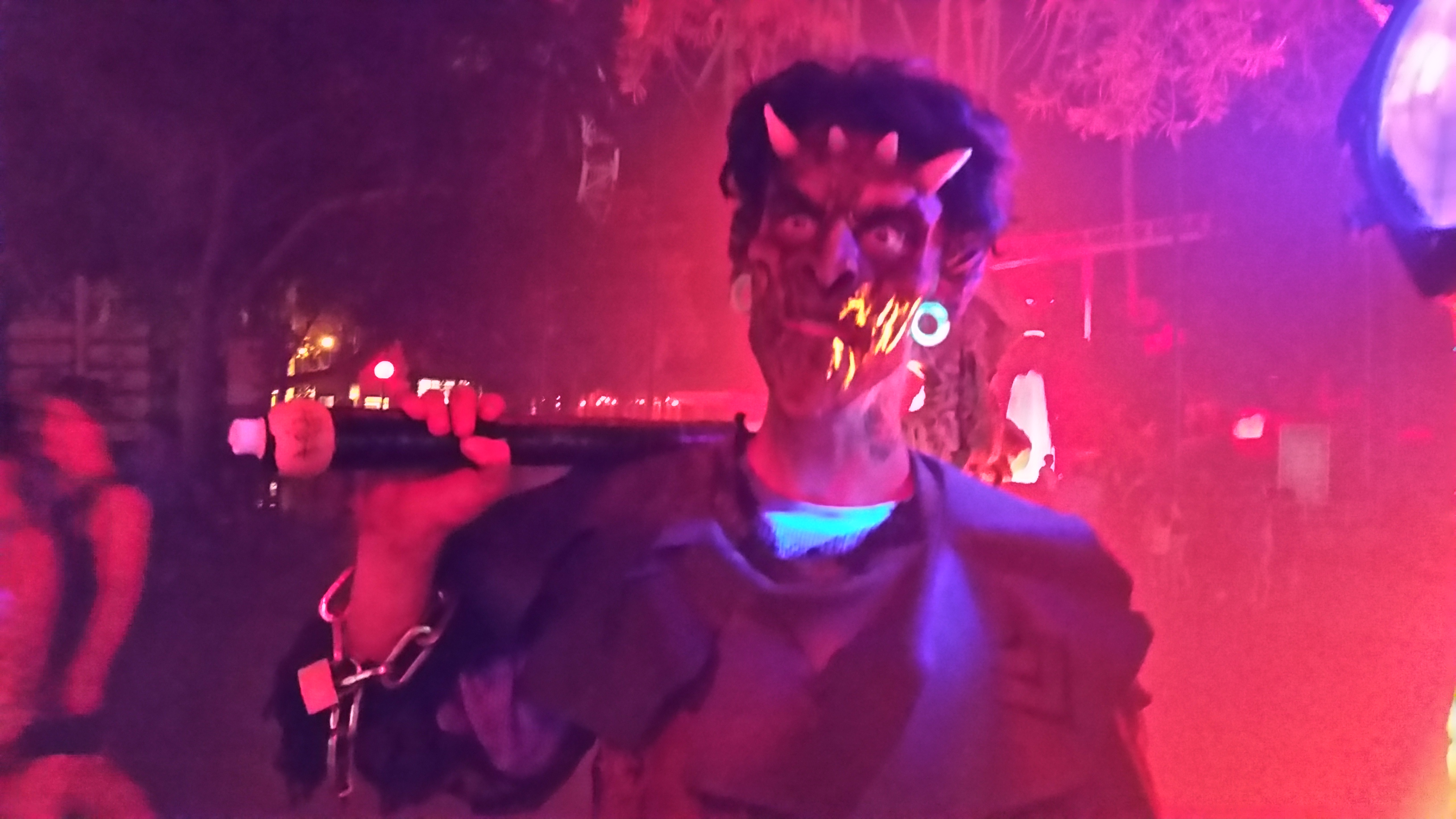 SIX FLAGS MAGIC MOUNTAIN FRIGHT FEST 2015 – HAUNT REVIEW – ScarePop