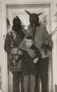 18 Terrifying Vintage Halloween Costumes to Fuel Your Nightmares – ScarePop
